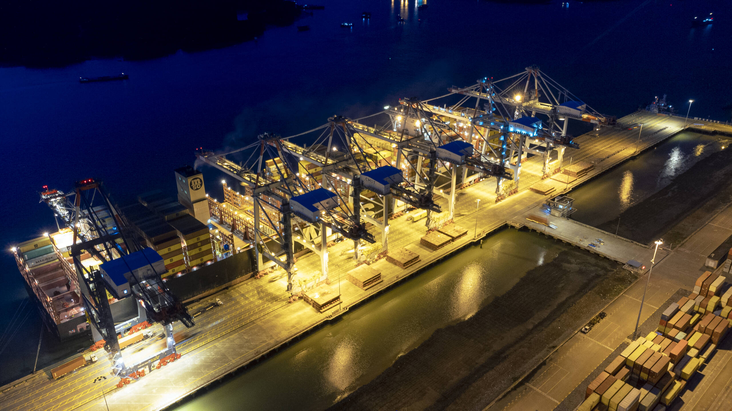 Japanese exporters to pay more for long-haul sea freight as exports ...