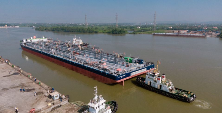 Song Cam Shipbuilding JSC Handovered New Oil Tanker Barge to Wolverine ...
